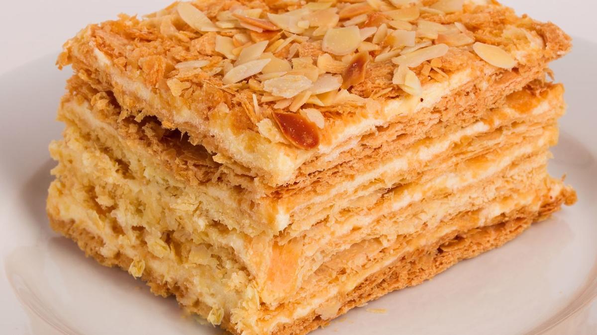 Przekładane ciasto kajmakowe z 3 składników. Spód zrobi się sam, a krem ...