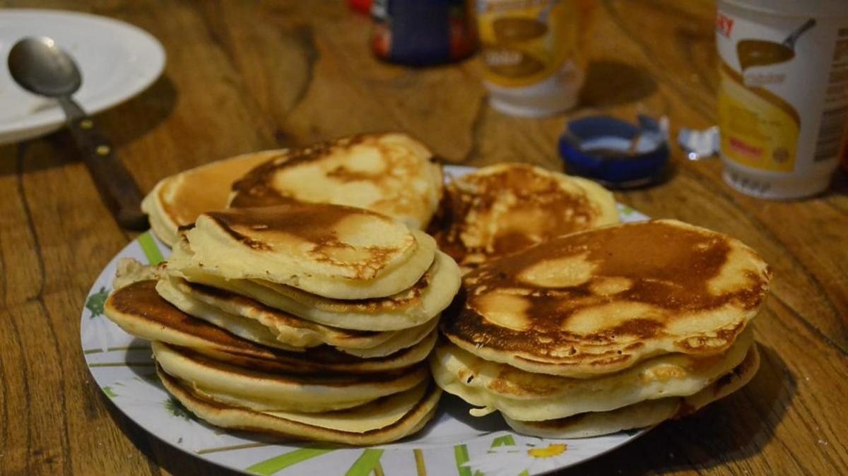 Przepis na puszyste pankejki. Zróbcie te lekkie placuszki zamiast ...