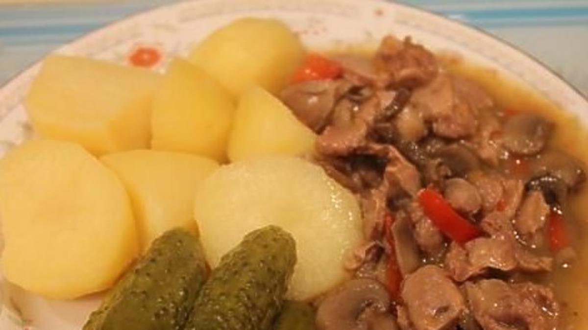 Żołądki drobiowe w potrawce. Obiad jak za dawnych lat